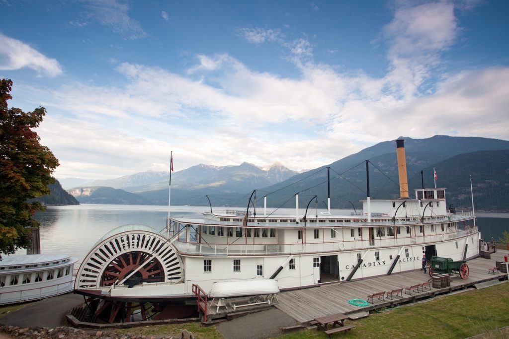 4 Quirky Communities along Kootenay Lake – Kootenay Rockies