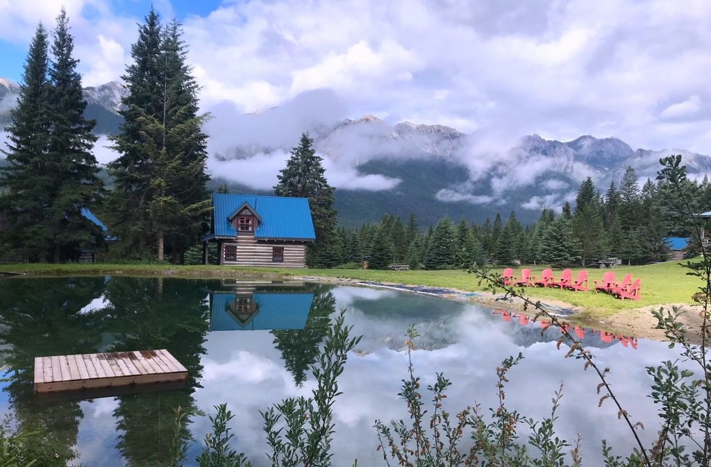 Unique Stays on a Kootenay Hot Springs Road Trip – Kootenay Rockies