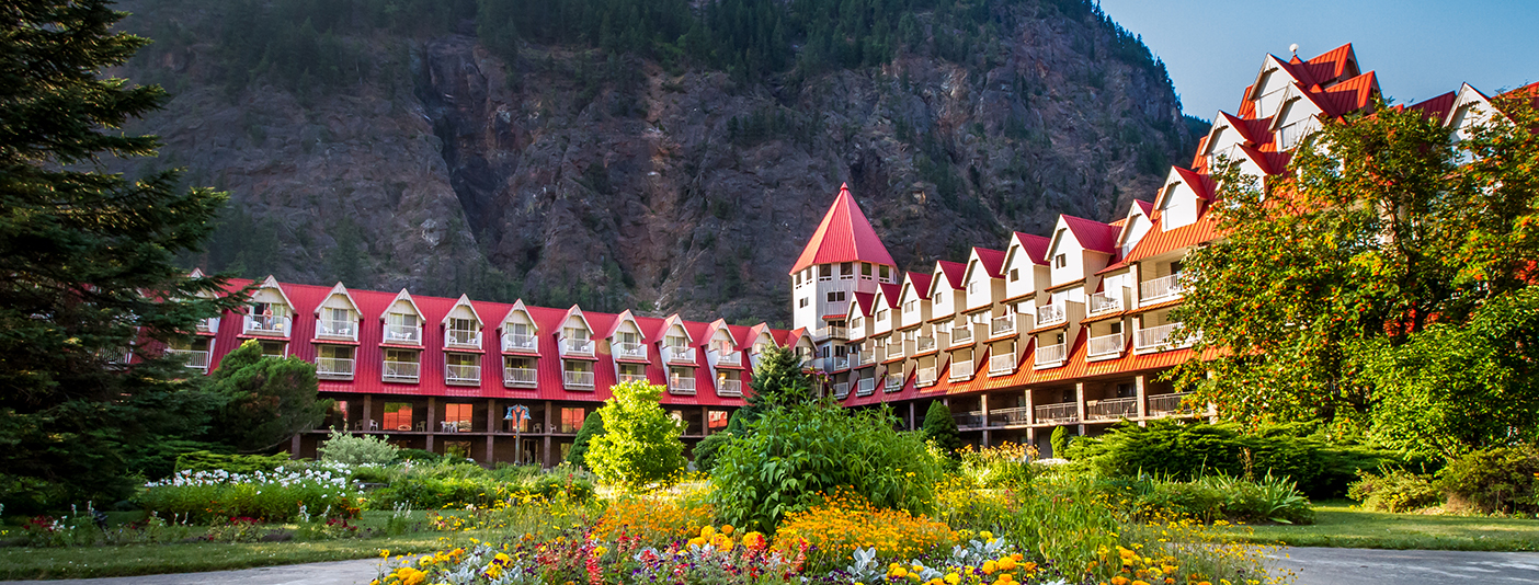 Three Valley Lake Chateau – Kootenay Rockies