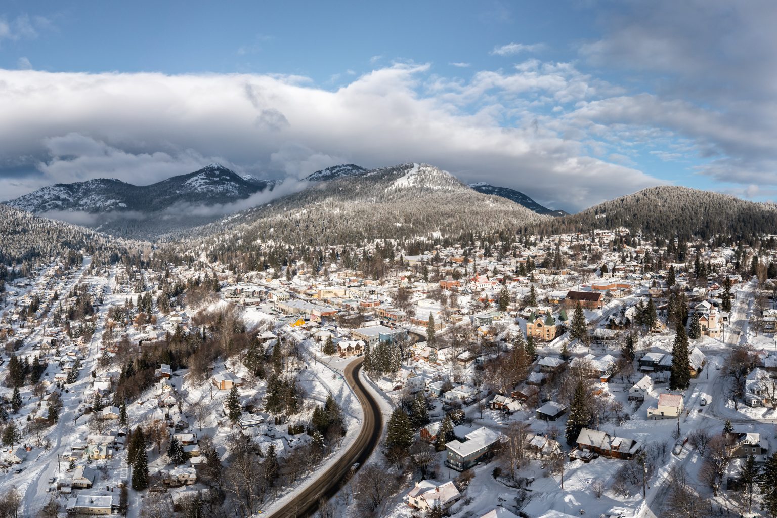 Safety Tips for Your Powder Highway Road Trip – Kootenay Rockies